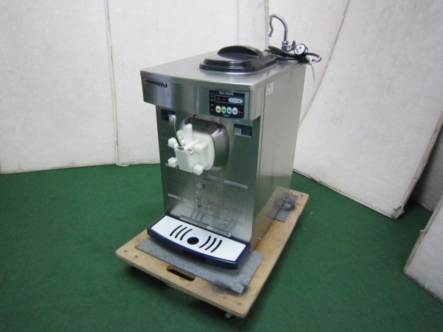 【楽天市場】日世 ソフトクリームメーカー 卓上 水冷式 NA-9226WE | 価格比較 - 商品価格ナビ